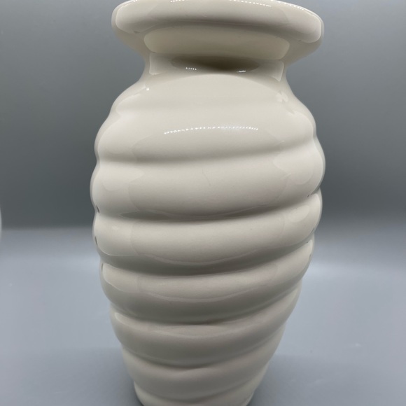 Haeger | Art | Vintage Haeger Vase Off White Swirl Pattern Mint ...